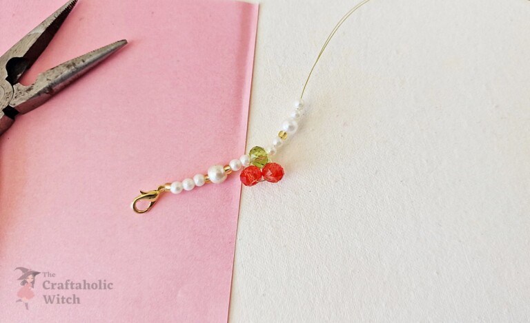 How to Make a Cherry-Inspired Beaded Bracelet (with Video ...
