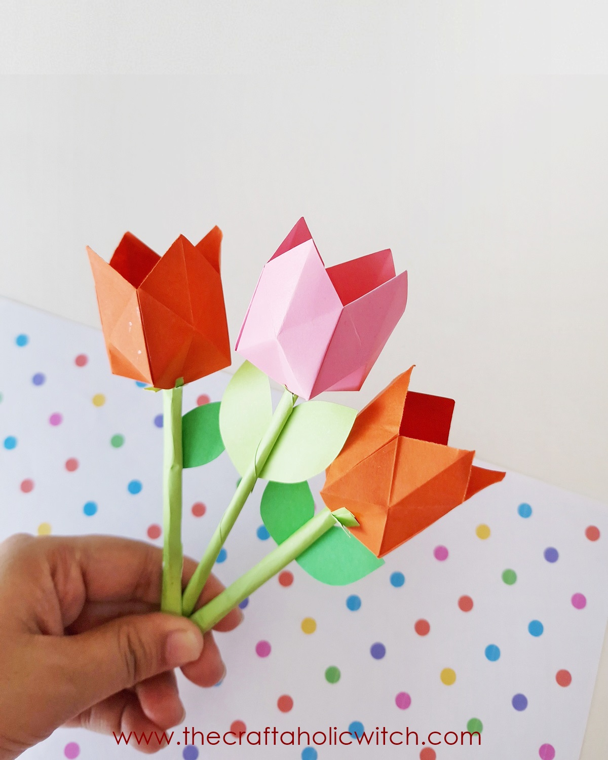 How to Craft Paper Tulips (Easy Instructions + Video Guide ...