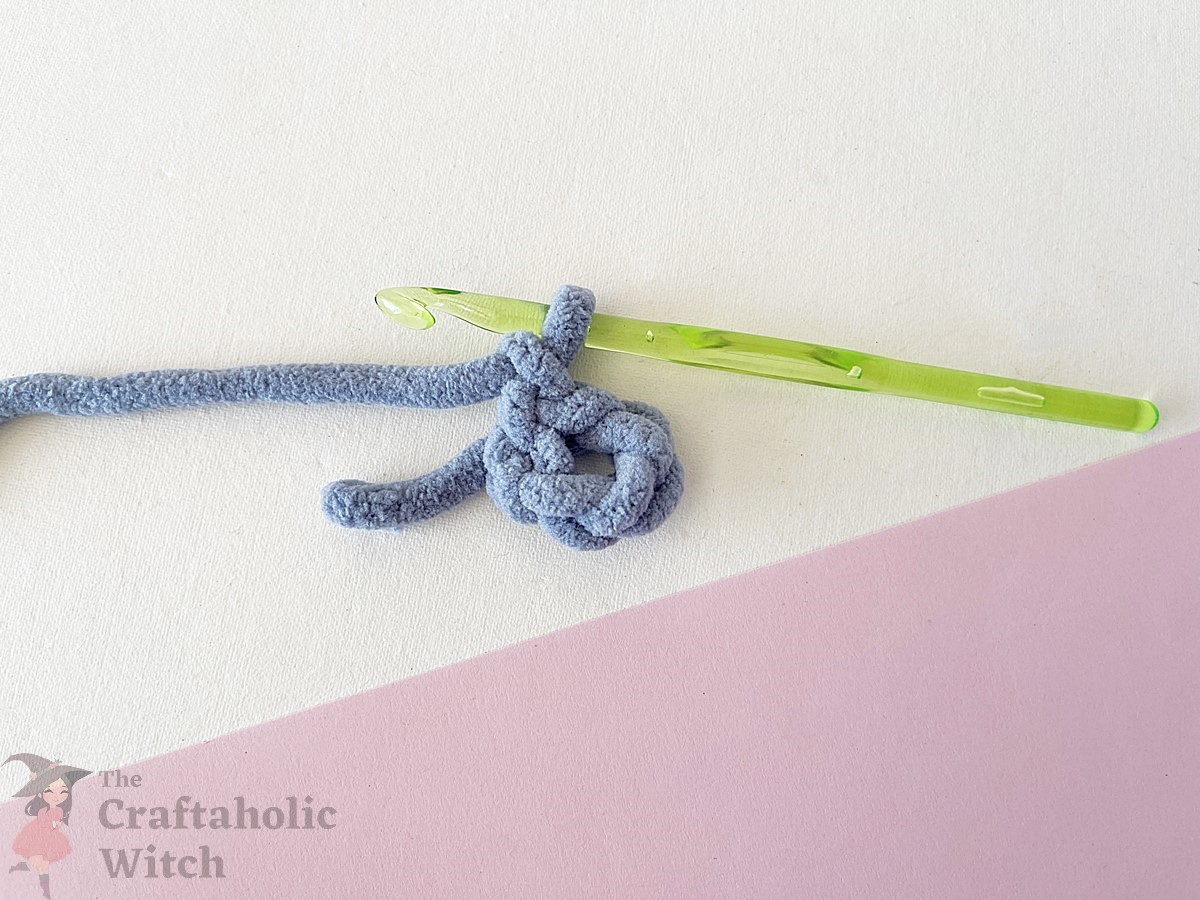 How to do a Perfect Single Crochet Stitch as a Beginner | Craftaholic Witch