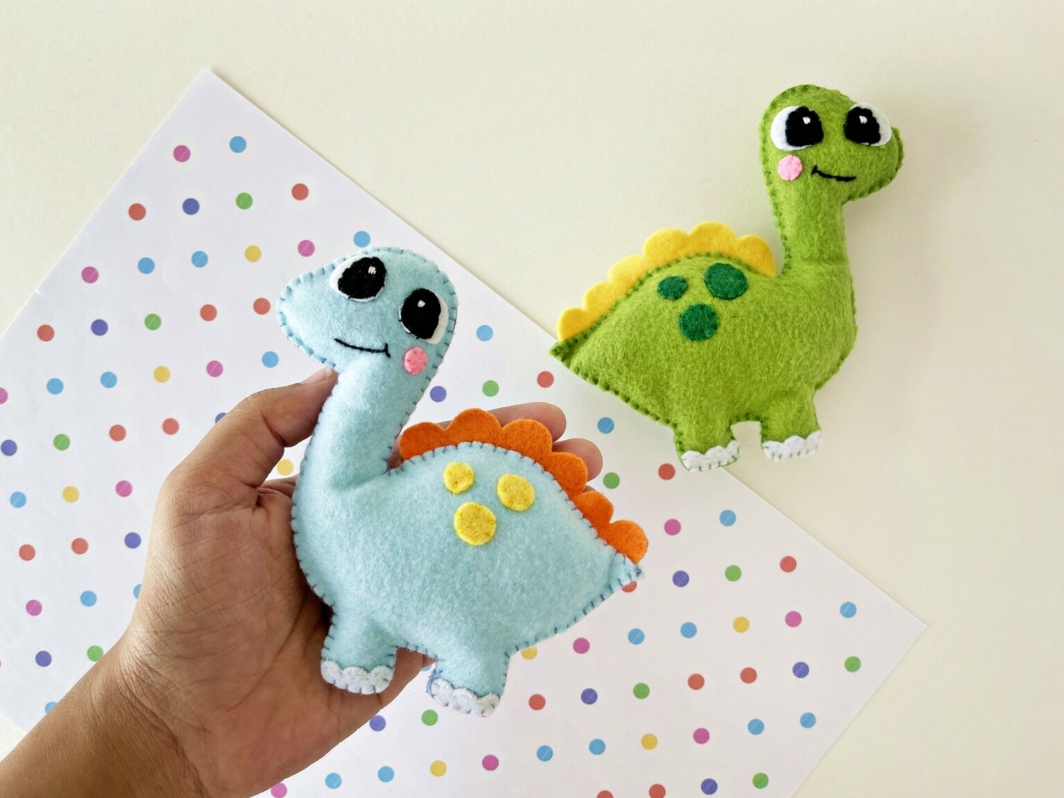 Felt Dinosaur Craft Pattern | The Craftaholic Witch