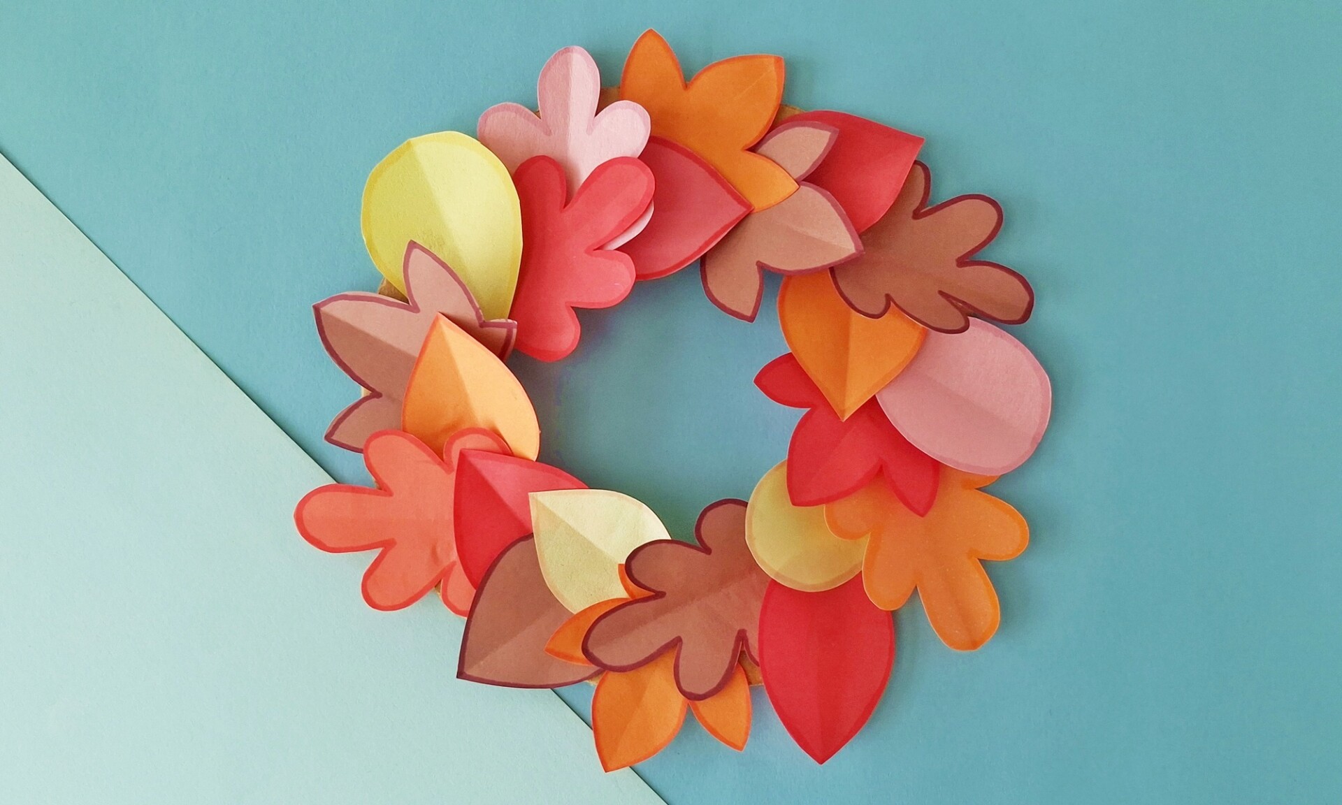How to Make a Fall Paper Leaf Wreath (+ Free Template) | Craftaholic Witch