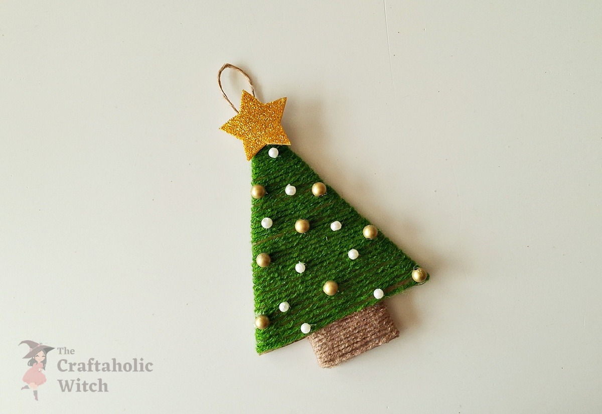 Easy Yarn Wrapped Christmas Tree Ornament for Kids (Free Template ...