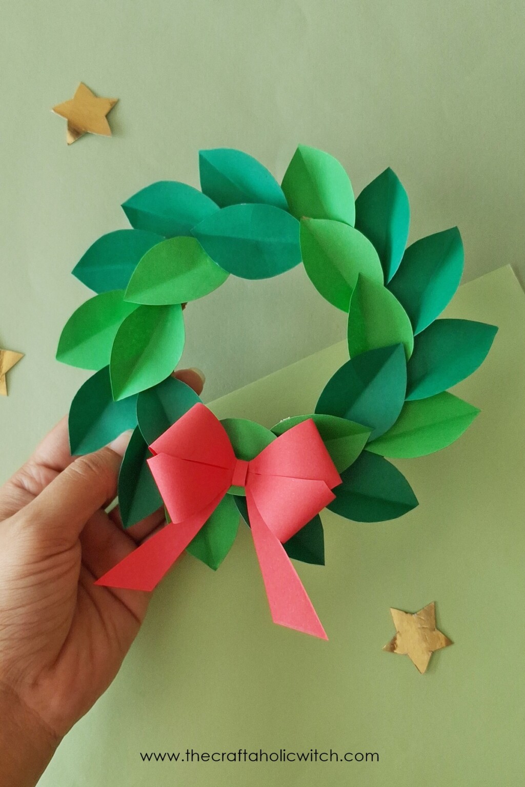 Easy Paper Christmas Wreath Craft for Kids (+Free Template ...