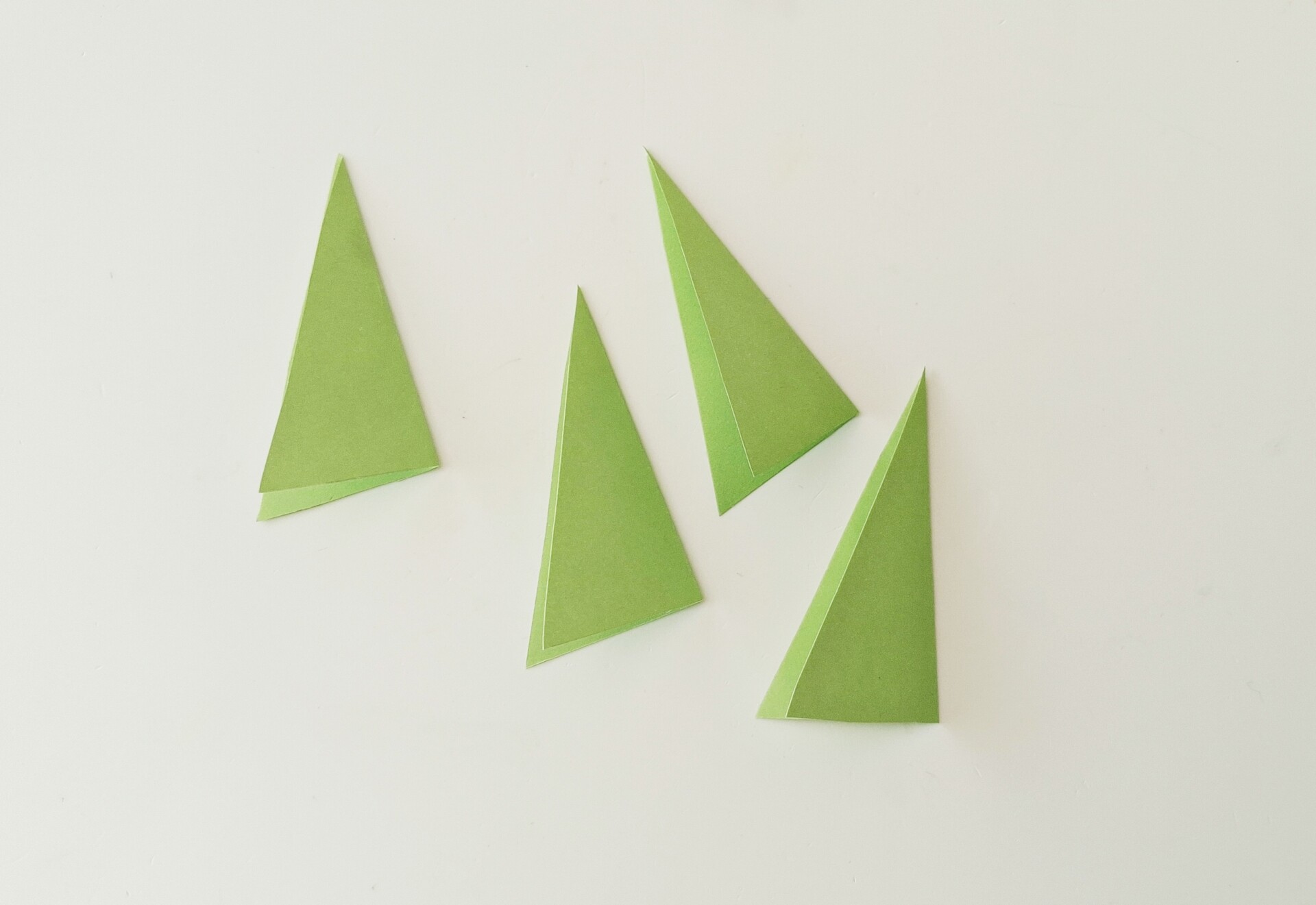 Make a 3D Paper Christmas Tree (Tutorial with Free Template ...
