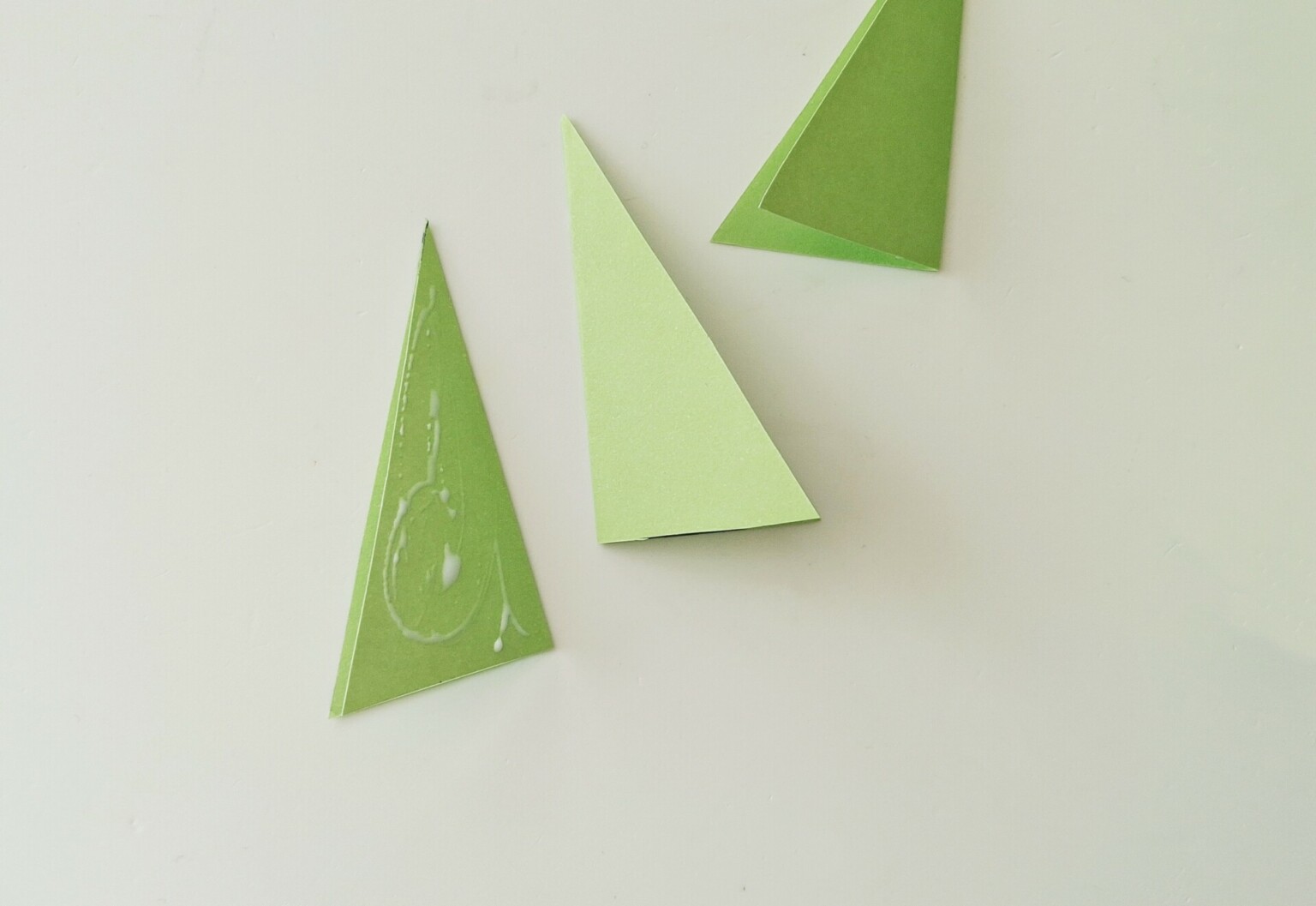Make a 3D Paper Christmas Tree (Tutorial with Free Template ...