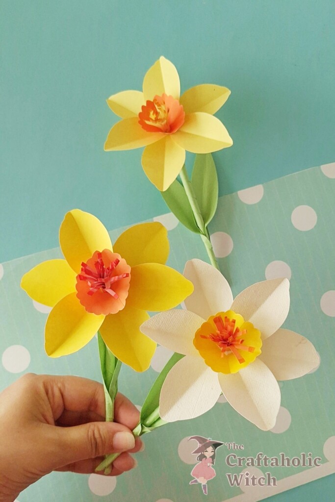 How to Make Paper Daffodils (Free Template + Video Tutorial ...